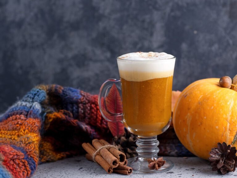 A Barista’s Guide to the Perfect Maple Cinnamon Latte at Home