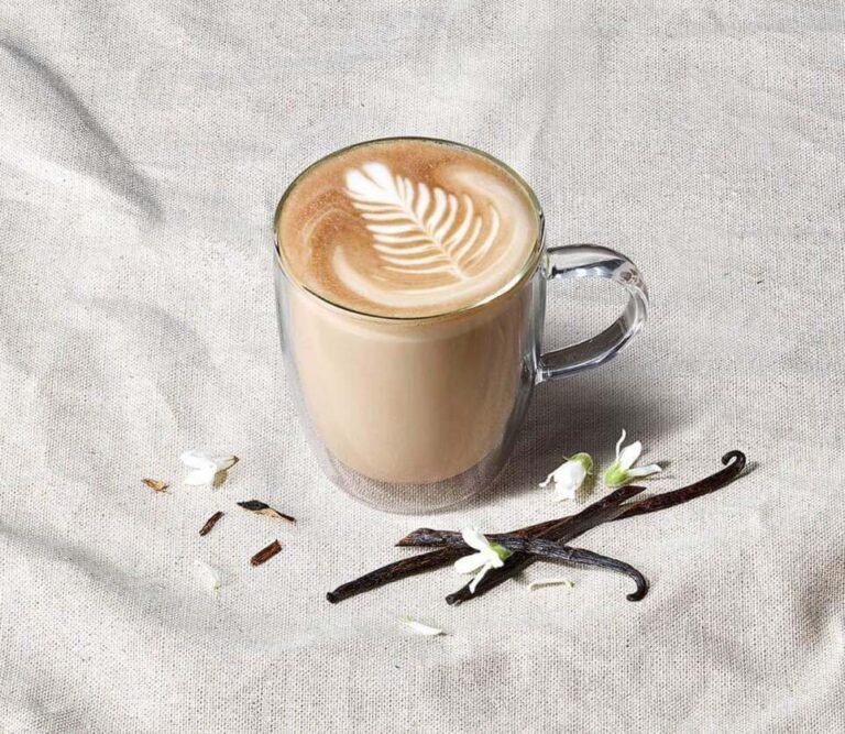26 Cozy Fall Coffee Drinks You’ll Love in 2025