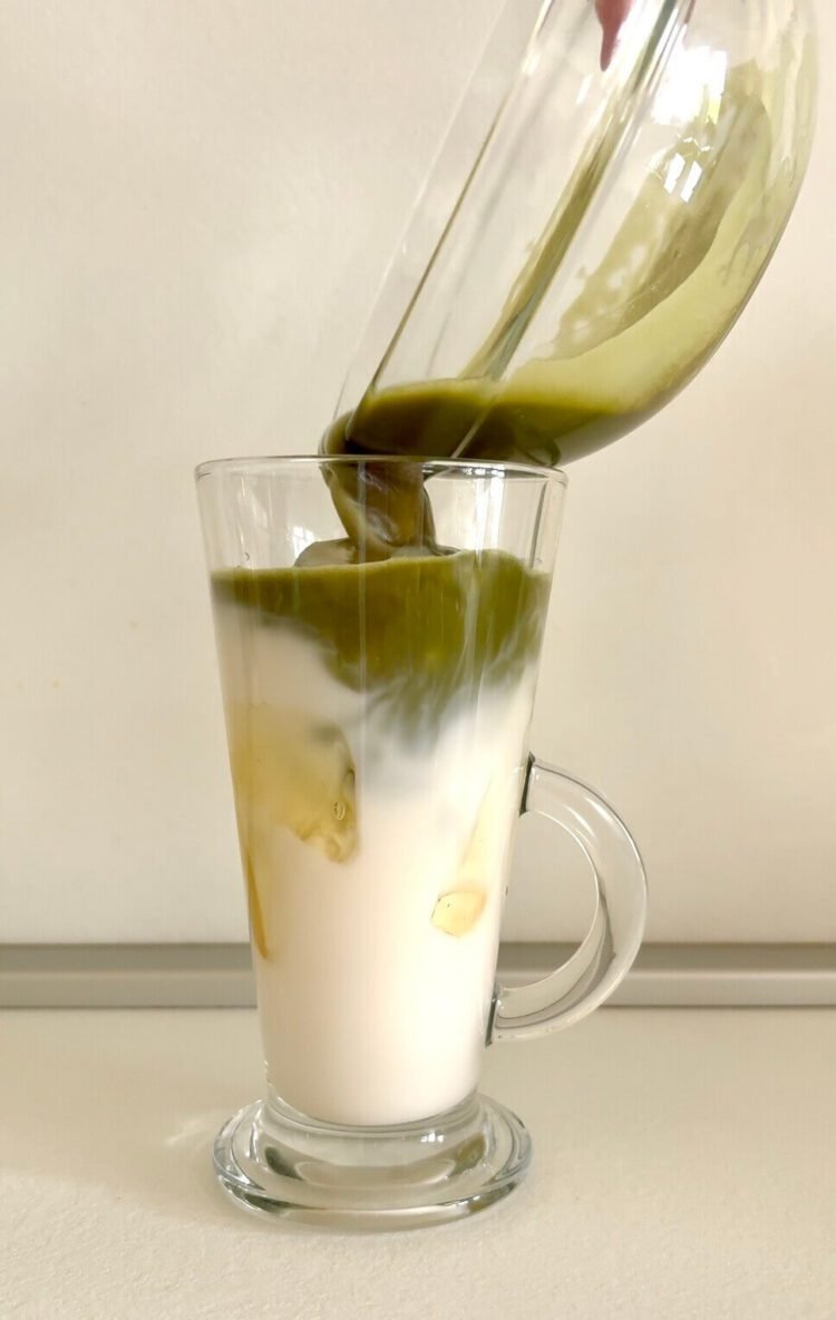 Iced Matcha Latte Recipe (That I Actually Crave Year-Round)