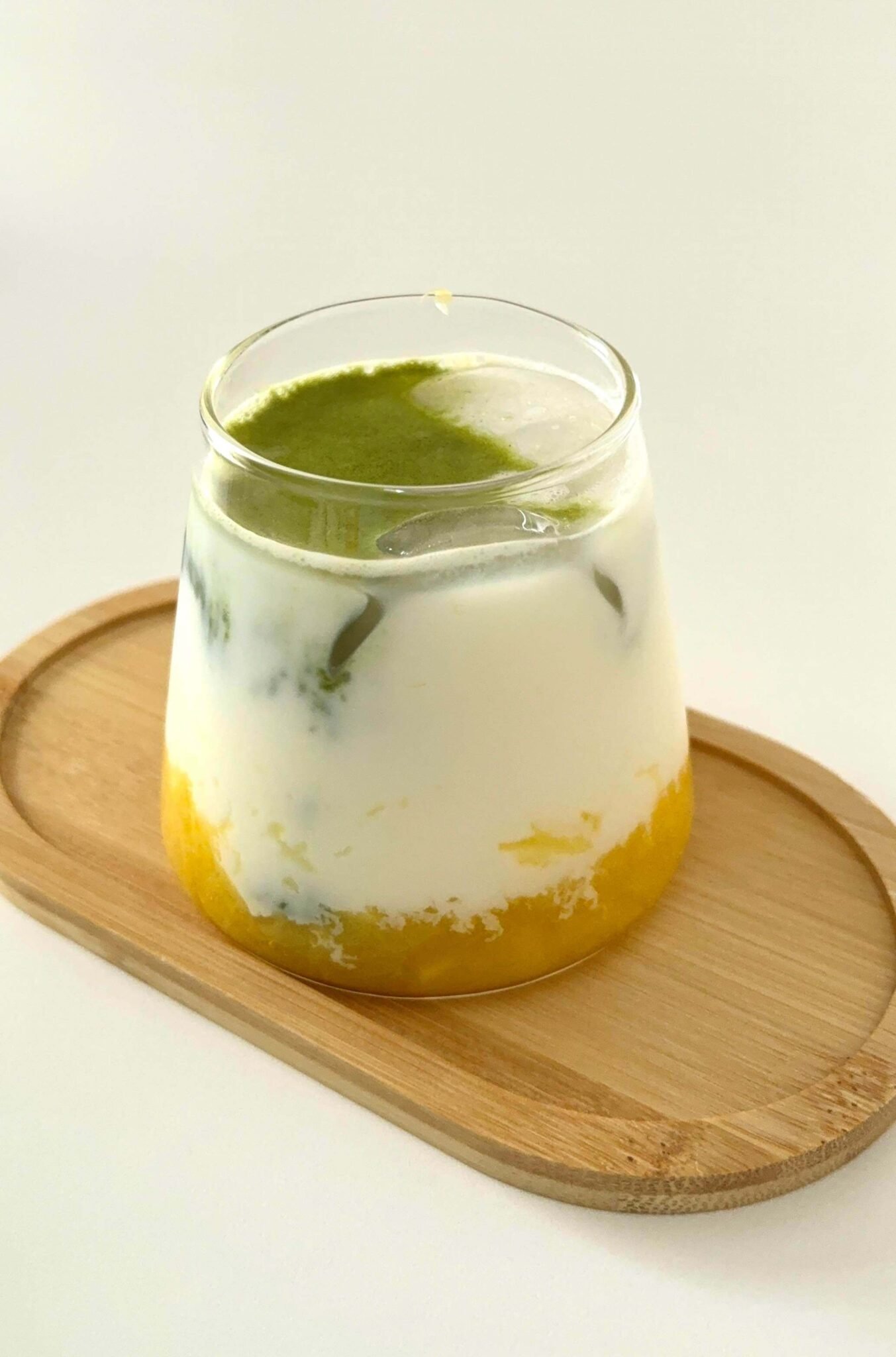 Iced Mango Matcha Latte Recipe (Fresh, Creamy, and Summer-Ready)